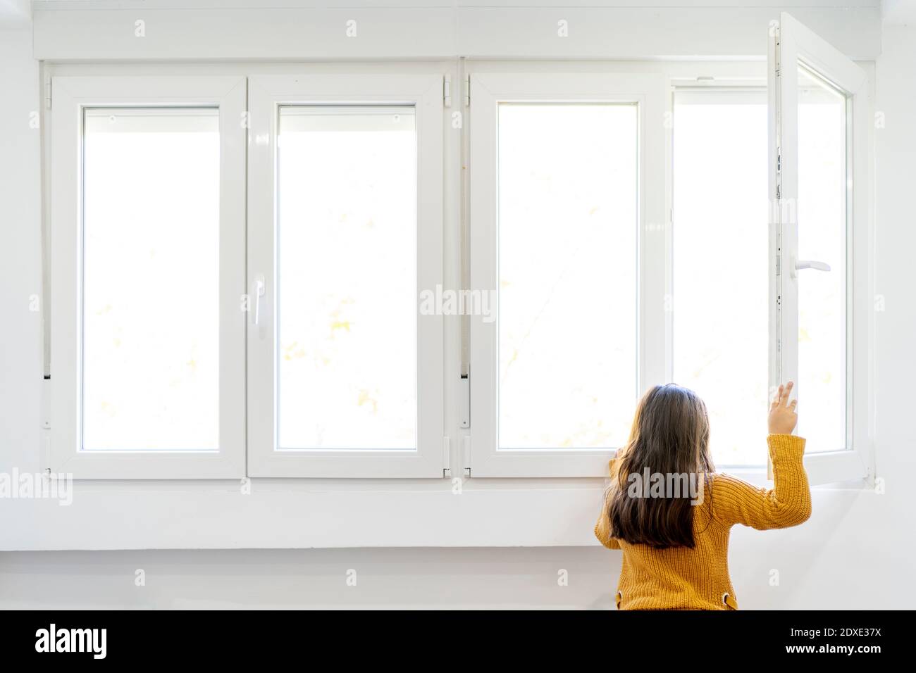 Opening window hi-res stock photography and images - Alamy