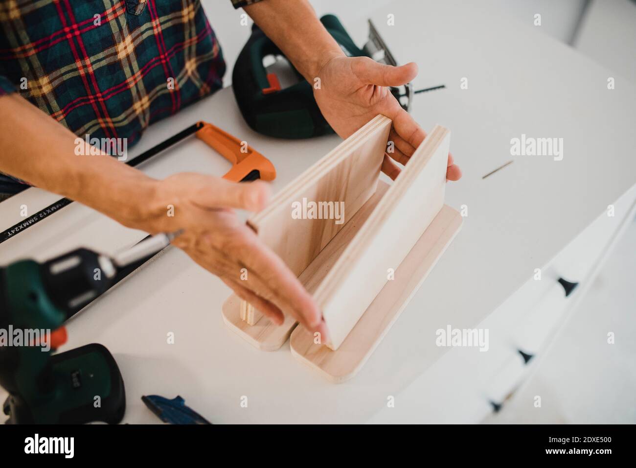 Hand doing work hi-res stock photography and images - Alamy