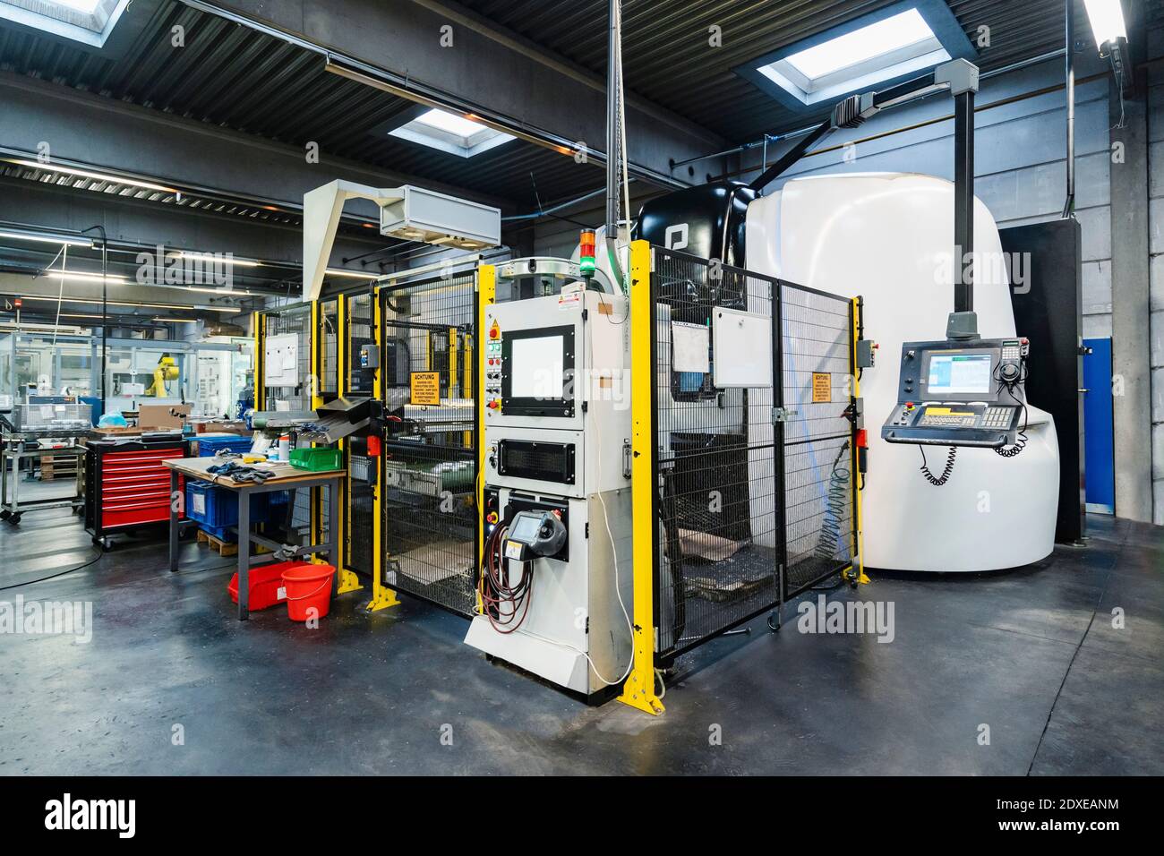 Manufacturing industry hi-res stock photography and images - Alamy