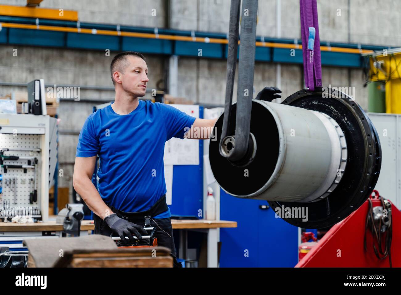 Heavy manual worker hi-res stock photography and images - Alamy