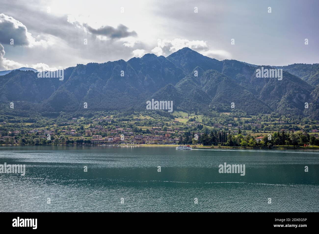 Lake of idro hi-res stock photography and images - Alamy