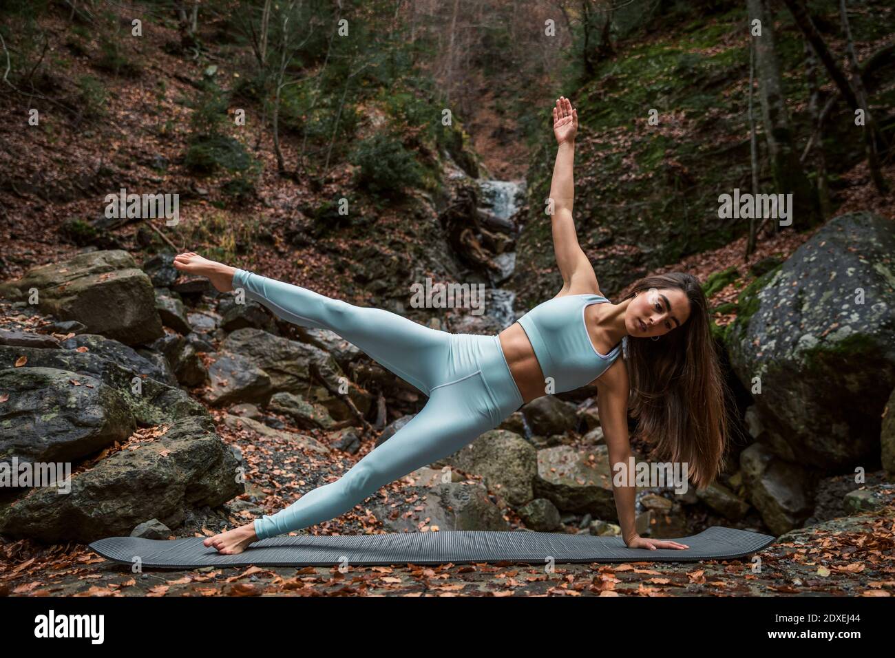 Side view of waterfall hi-res stock photography and images - Alamy