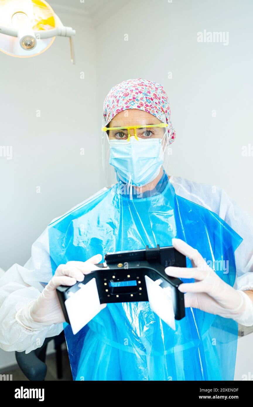 Doctor device hi-res stock photography and images - Alamy
