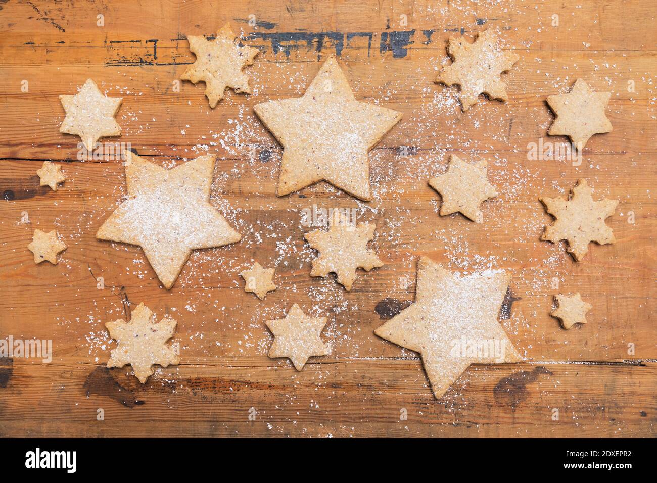 Star with snowflake hi-res stock photography and images - Alamy