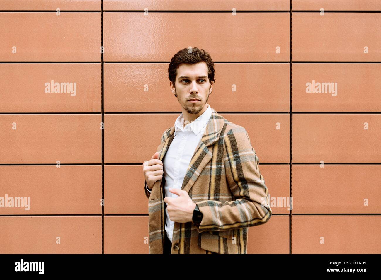 Man check hi-res stock photography and images - Alamy