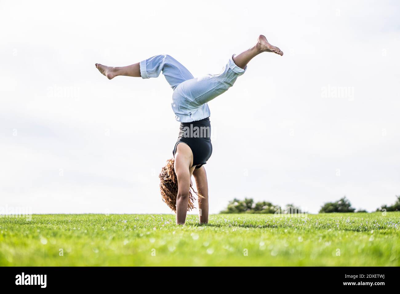 Cartwheel hi-res stock photography and images - Alamy