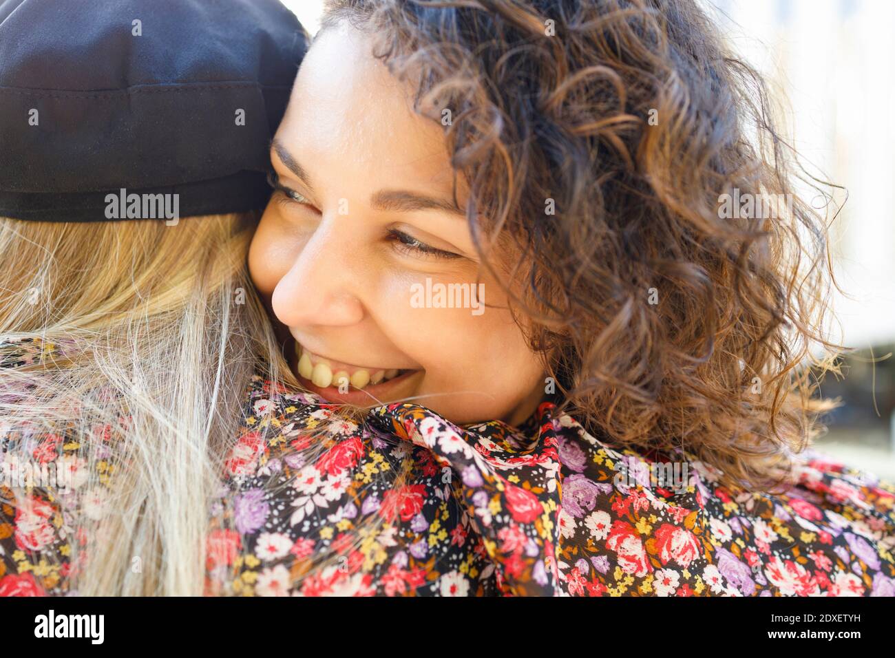 Hispanic woman female friend hi-res stock photography and images - Alamy