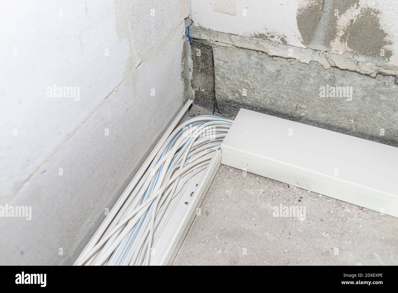 Layed Wire High Resolution Stock Photography and Images - Alamy