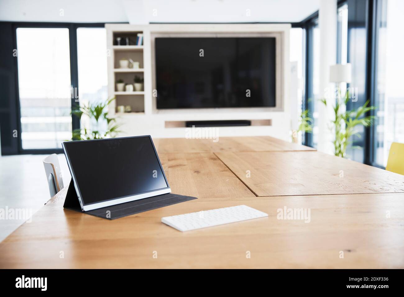 Digital table hi-res stock photography and images - Alamy