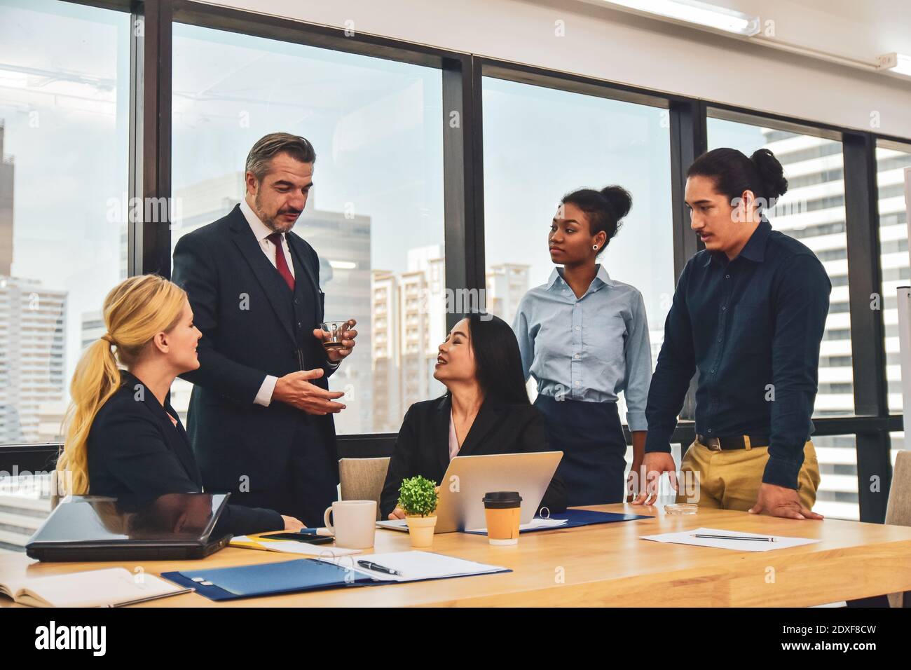 Manager leadership training business operator team meeting market ...