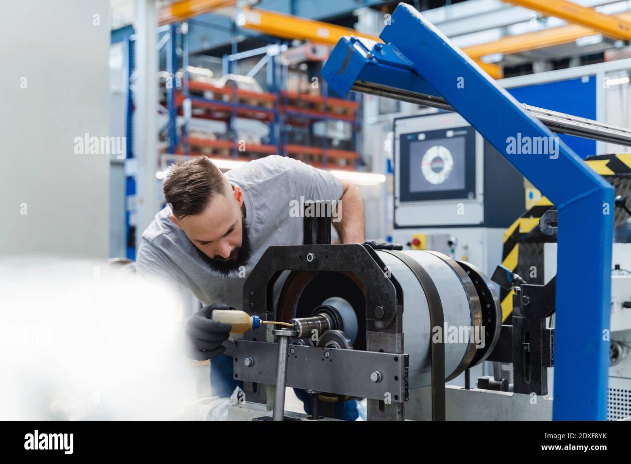 Oiling hi-res stock photography and images - Alamy