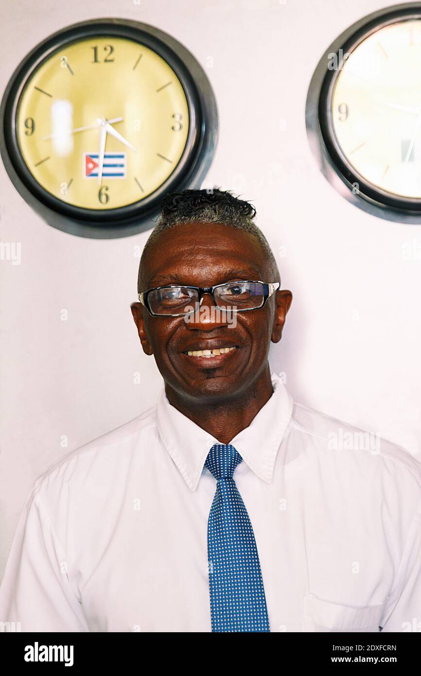 Real clocks hi-res stock photography and images - Alamy