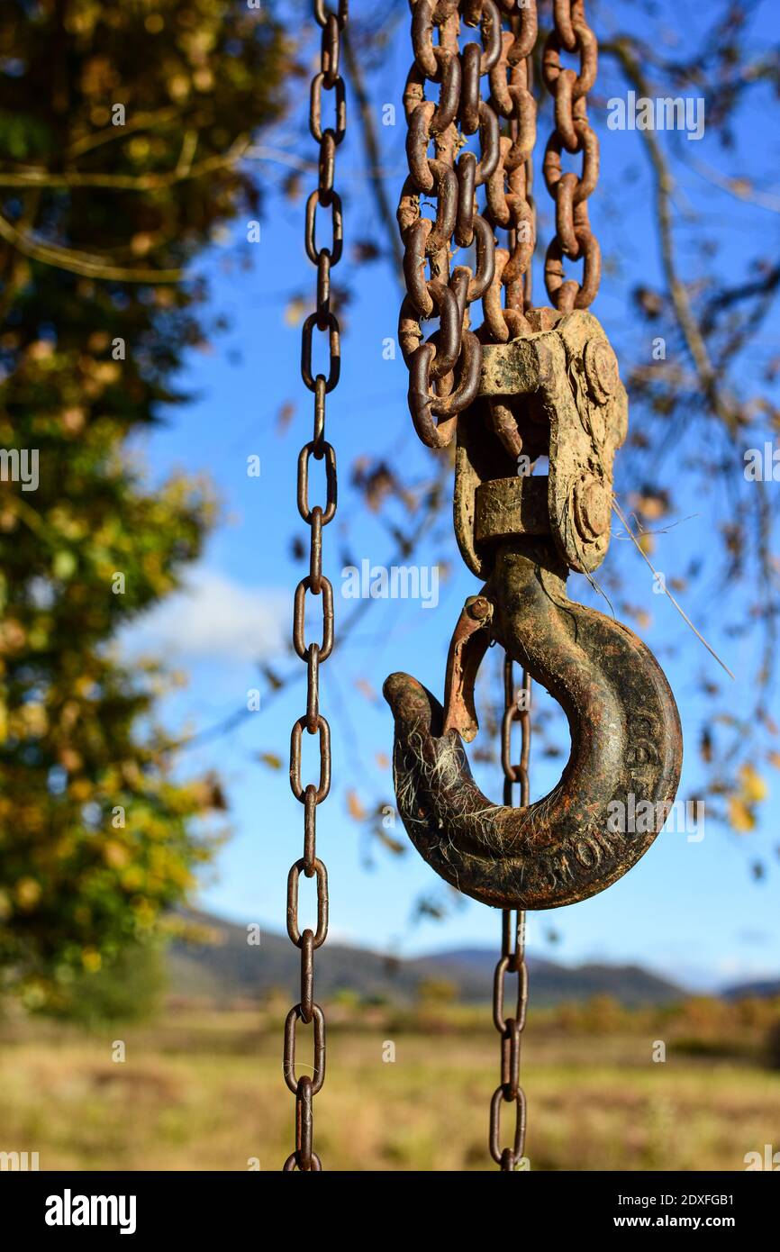 Metal chain and hook hi-res stock photography and images - Alamy