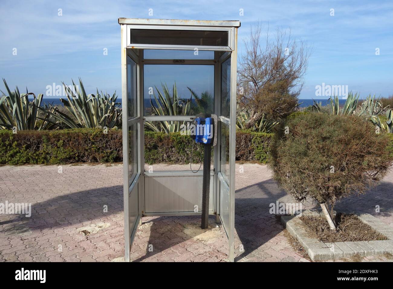 Retro communications hi-res stock photography and images - Alamy