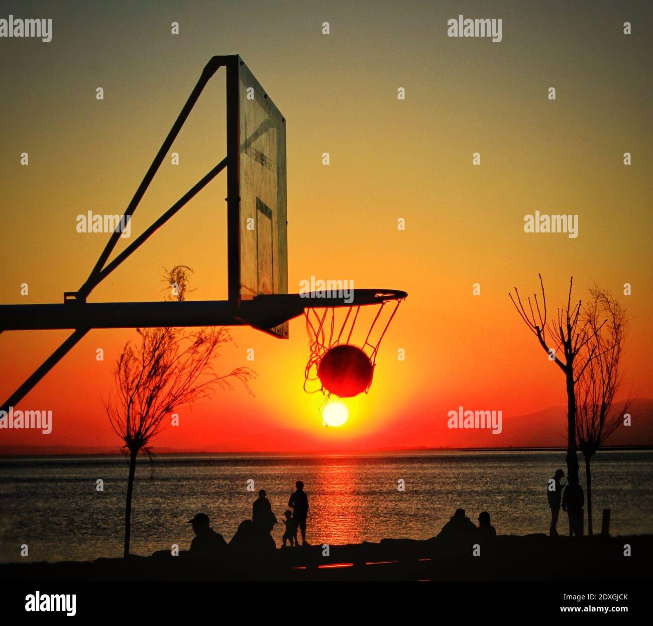 Beach basketball hi-res stock photography and images - Alamy