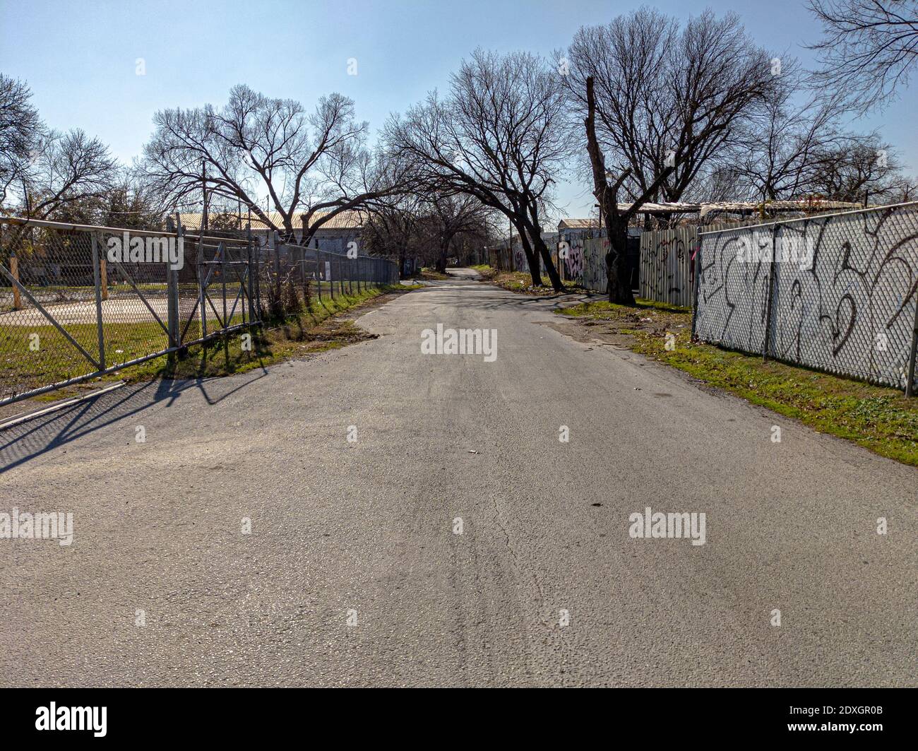 Empty back street hi-res stock photography and images - Alamy