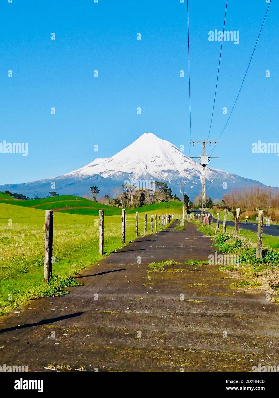 Beautiful Mt Taranaki Stock Photo - Alamy