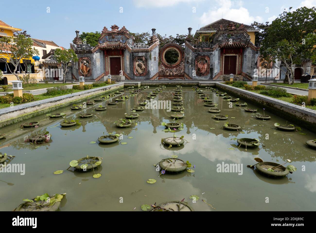 Buddhist temple pond hi-res stock photography and images - Alamy