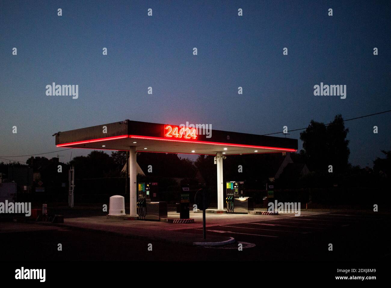 FRA - PETROL STATION. Une station essence. FRA - STATION ESSENCE. A ...