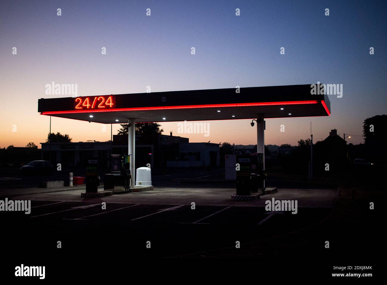 FRA - PETROL STATION. Une station essence. FRA - STATION ESSENCE. A ...