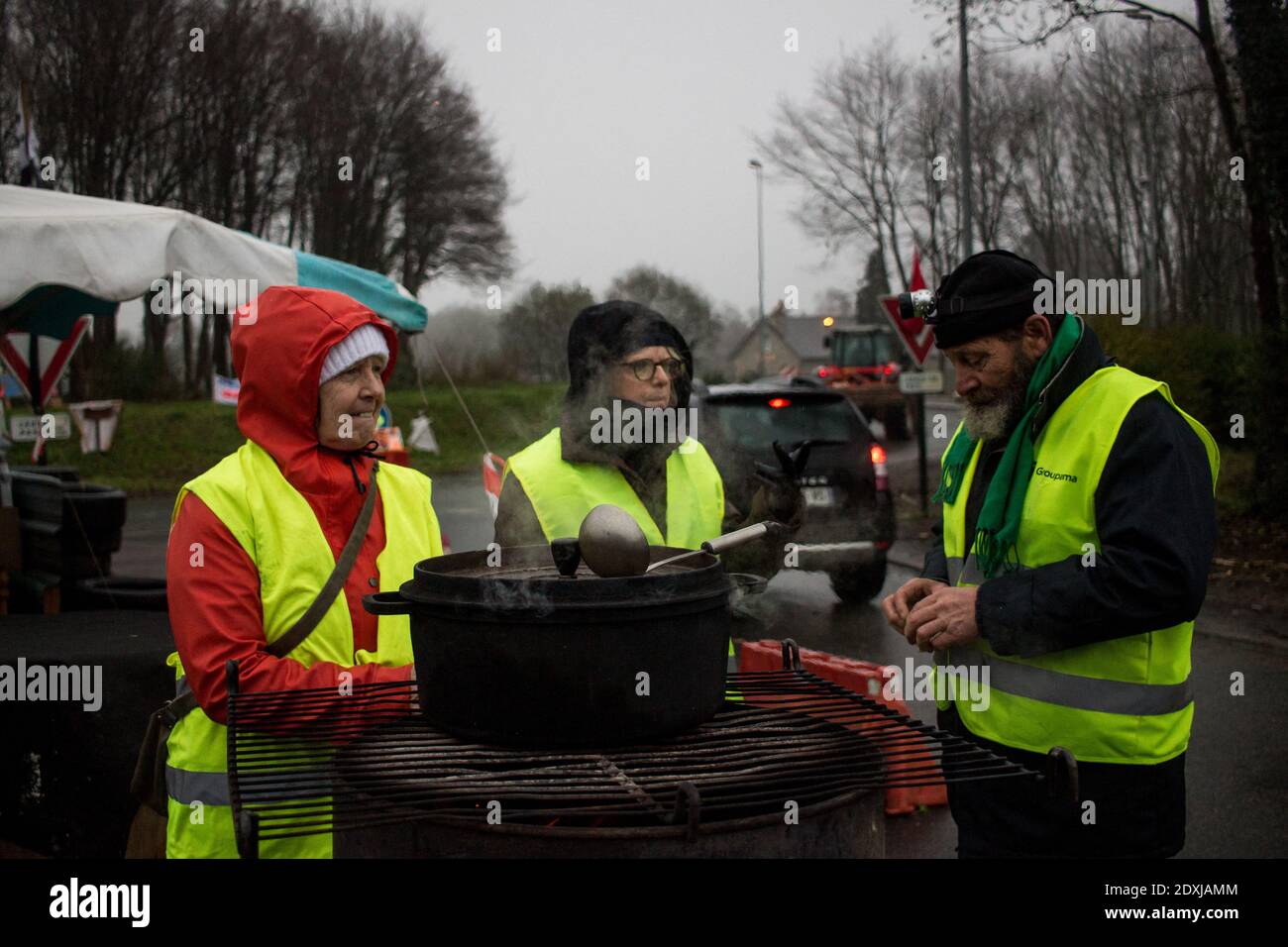 FRA - SOCIETY - YELLOW VEST OF DINAN Saturday, December 15, the yellow ...
