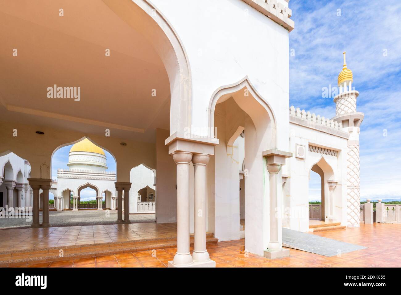 The Sultan Haji Hassanal Bolkiah Mosque in Cotabato City, Philippines ...