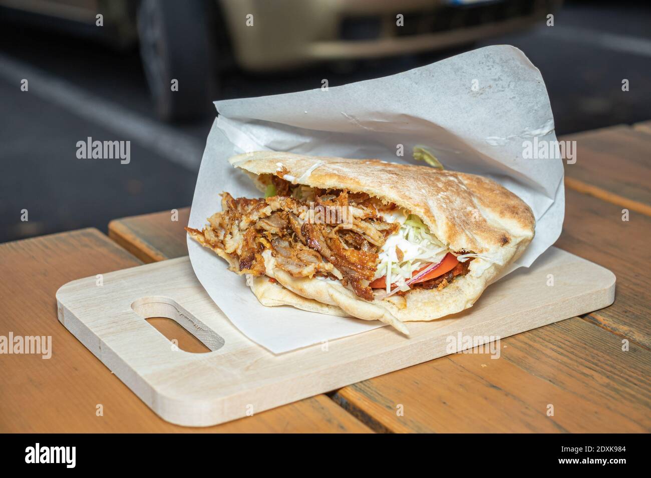 Doner Kebab at a local street food stall Stock Photo - Alamy