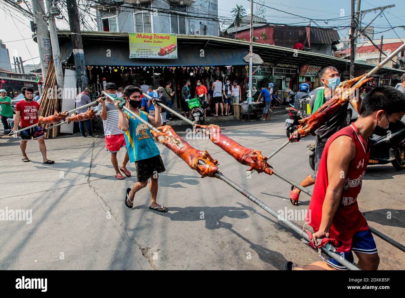 Filipino roasted pig hi-res stock photography and images - Alamy