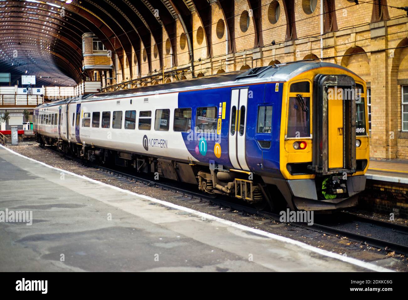 Sprinter train in bay platform at York Railway Station, York, England ...