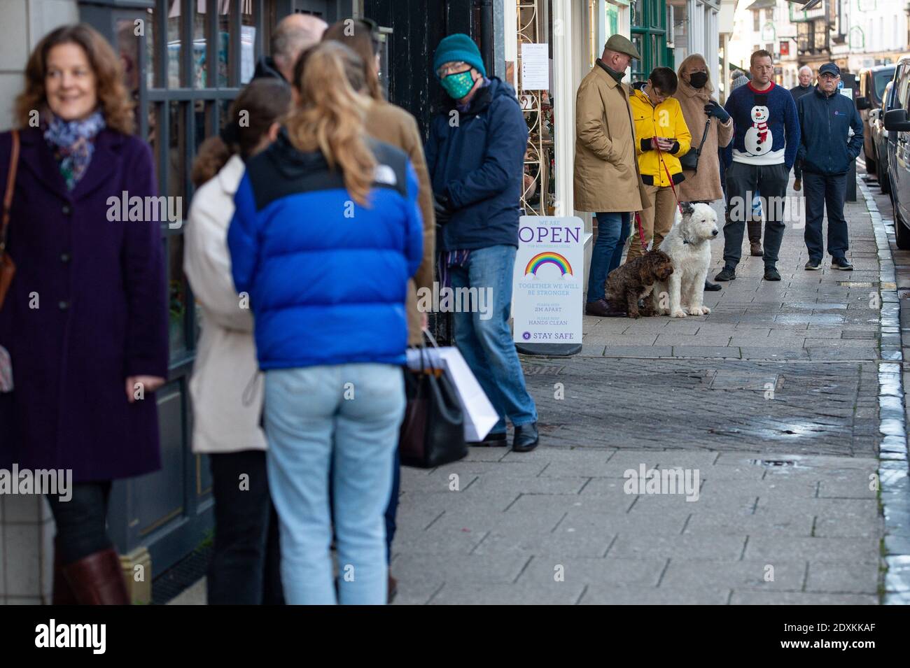 People queue outside Barry the Butcher in Stratford-upon-Avon on ...