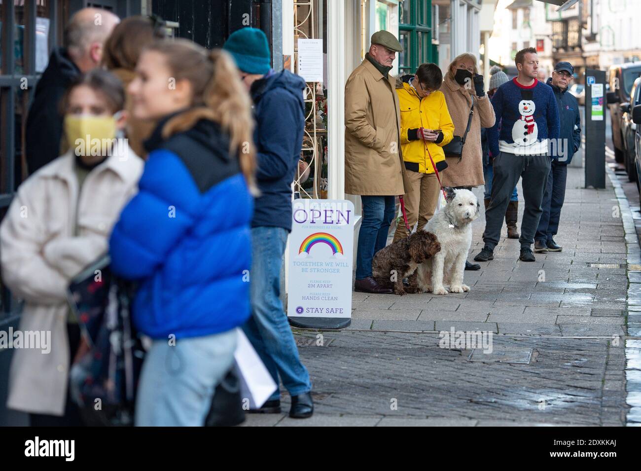 People queue outside Barry the Butcher in Stratford-upon-Avon on ...