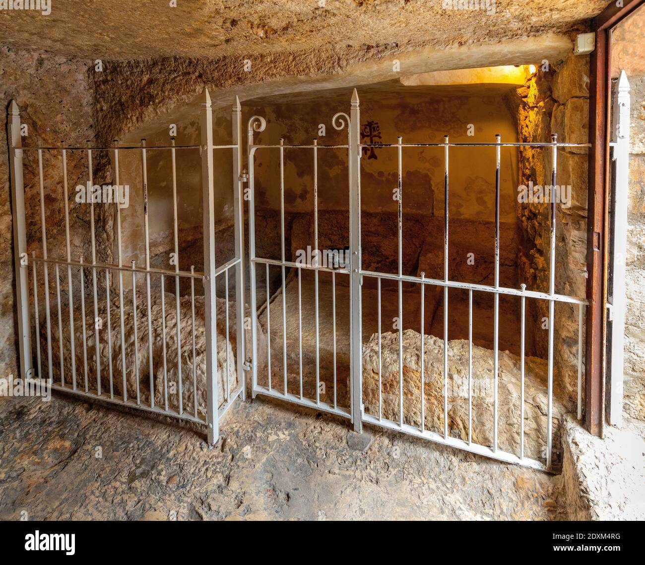 Jerusalem, Israel - October 14, 2017: Burial chamber Interior of Garden ...