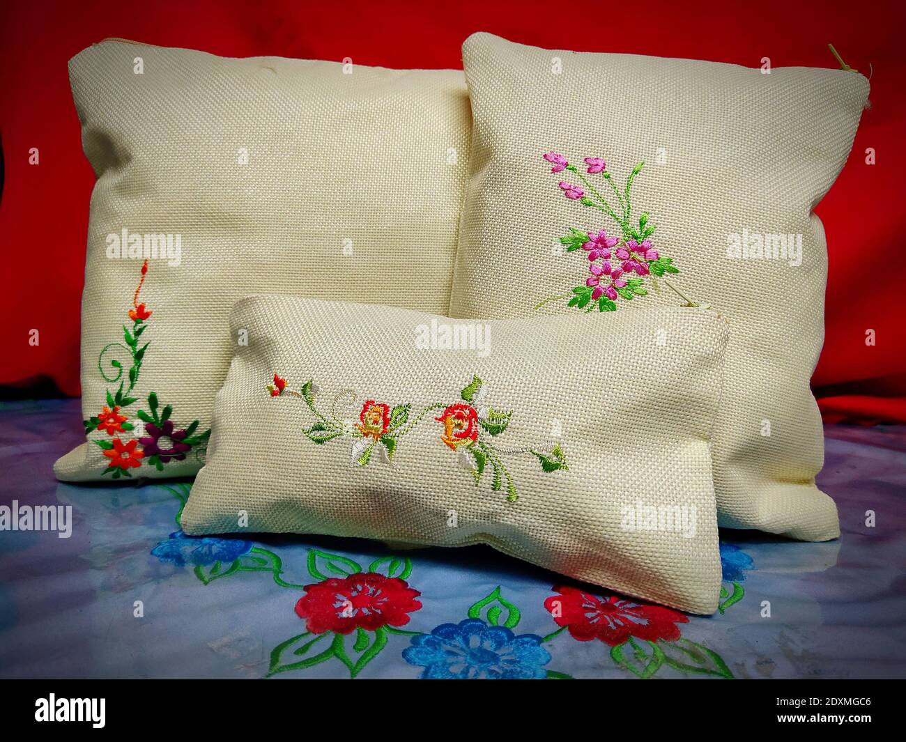 Embroidery pattern close up hi-res stock photography and images - Alamy