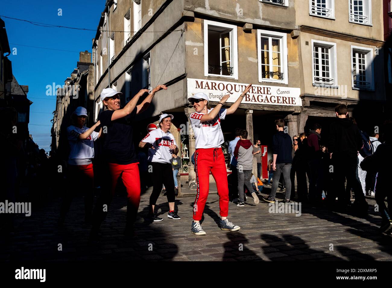 Illustration of daily life in France. Illustration de vie quotidienne ...