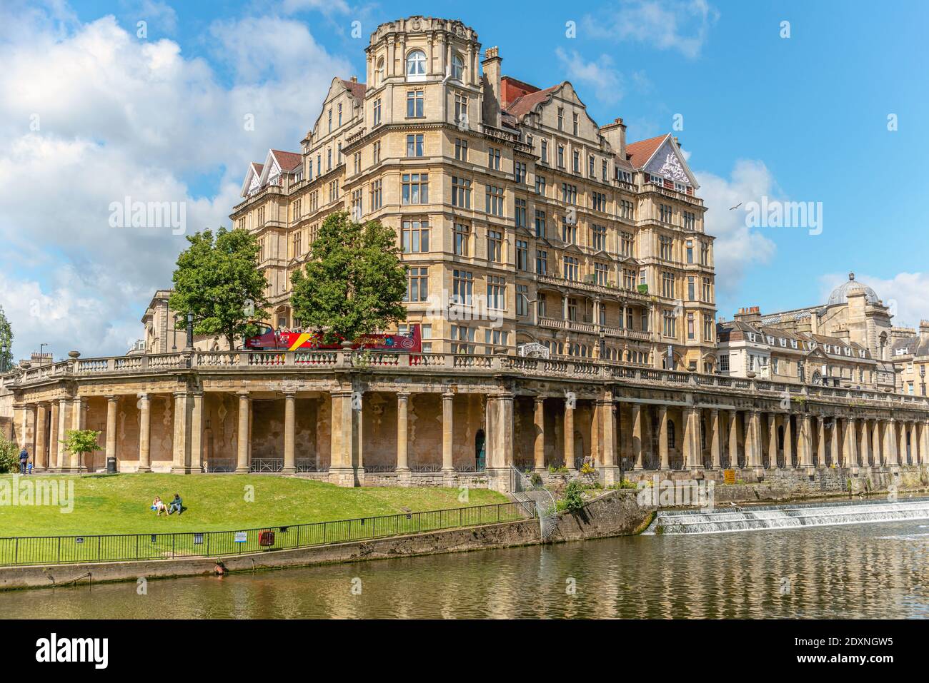 Riverside gardens hi-res stock photography and images - Alamy