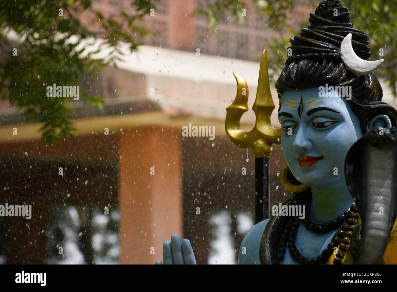 Shiva statues hi-res stock photography and images - Alamy
