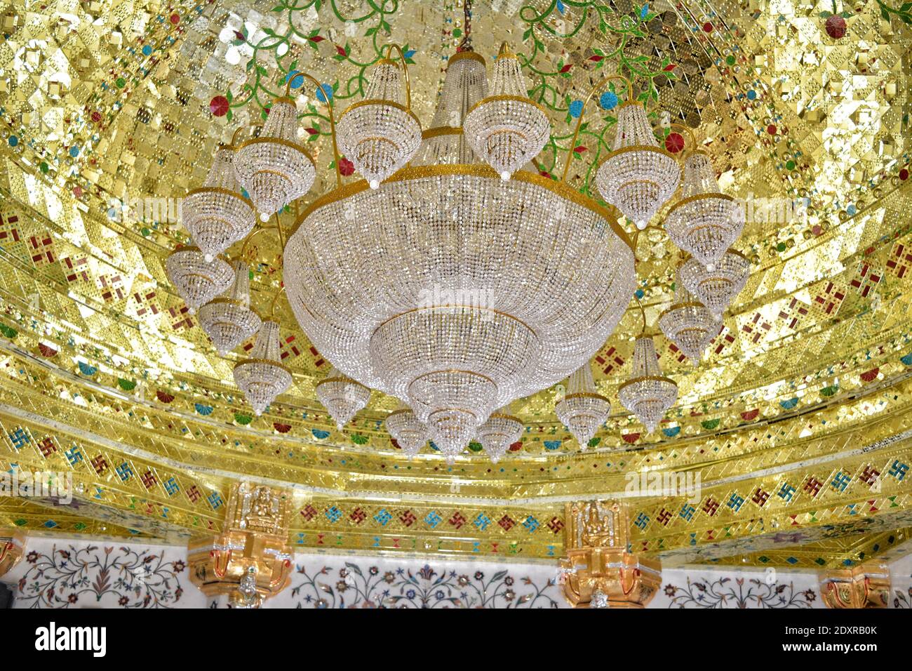 Gold Ceiling Feature High Resolution Stock Photography and Images - Alamy