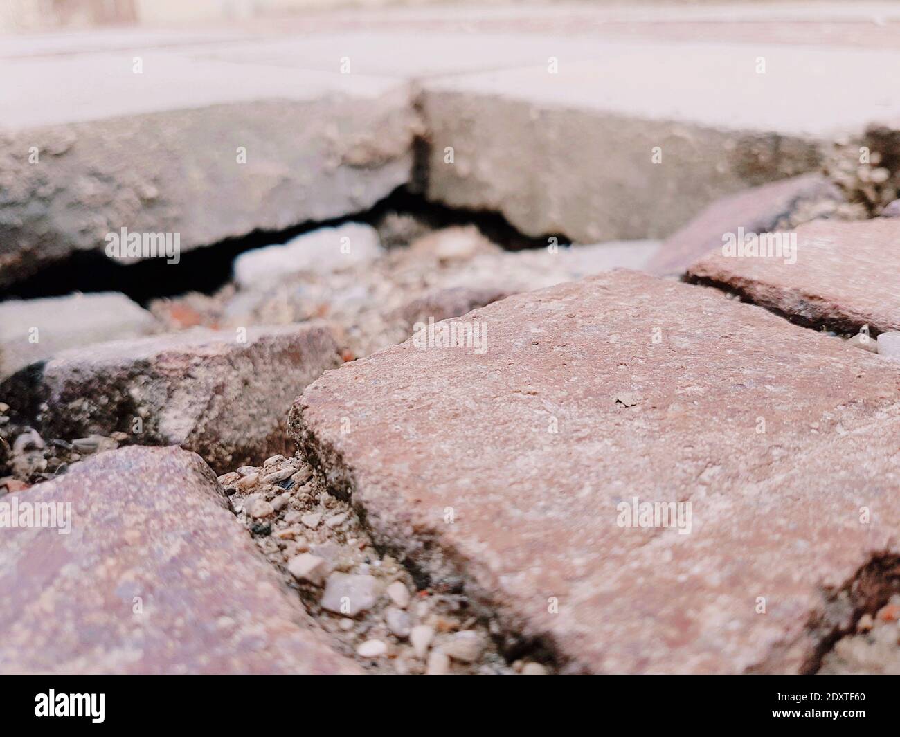 Broken quartz hi-res stock photography and images - Alamy