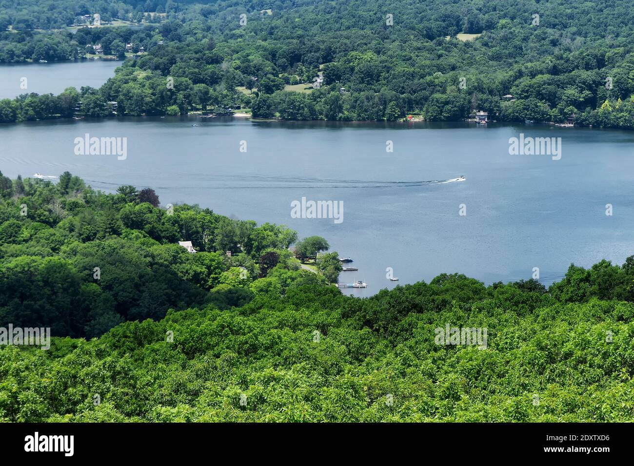 New preston connecticut lake hi-res stock photography and images - Alamy