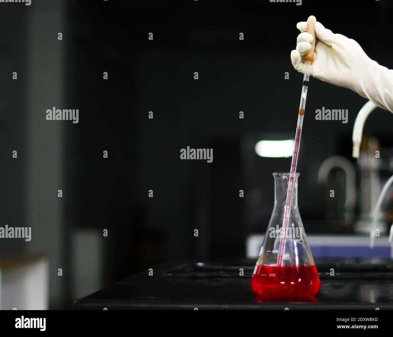 Conical Flask Pipette High Resolution Stock Photography and Images - Alamy