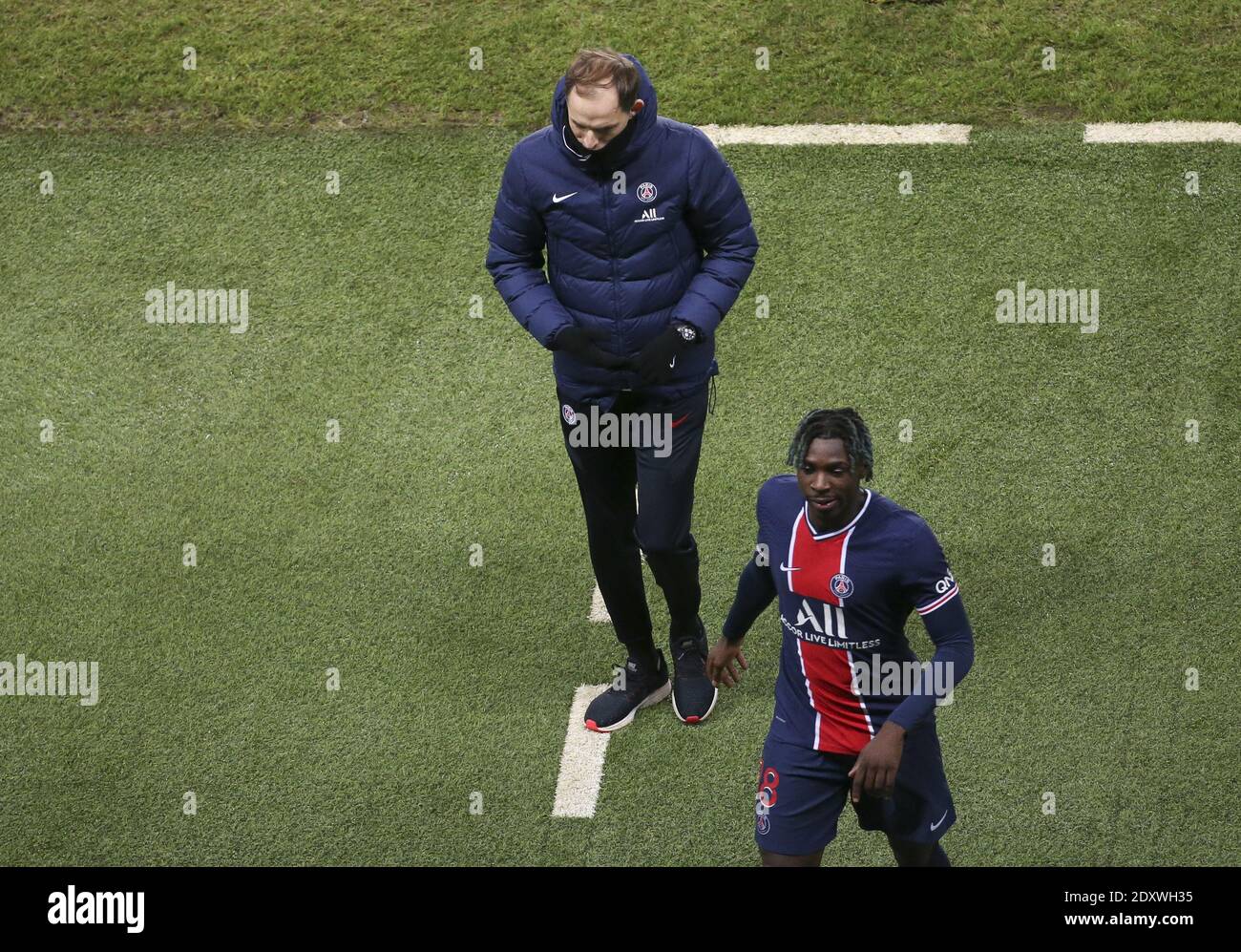 Last picture of Thomas Tuchel on the pitch as coach of PSG (he has been ...