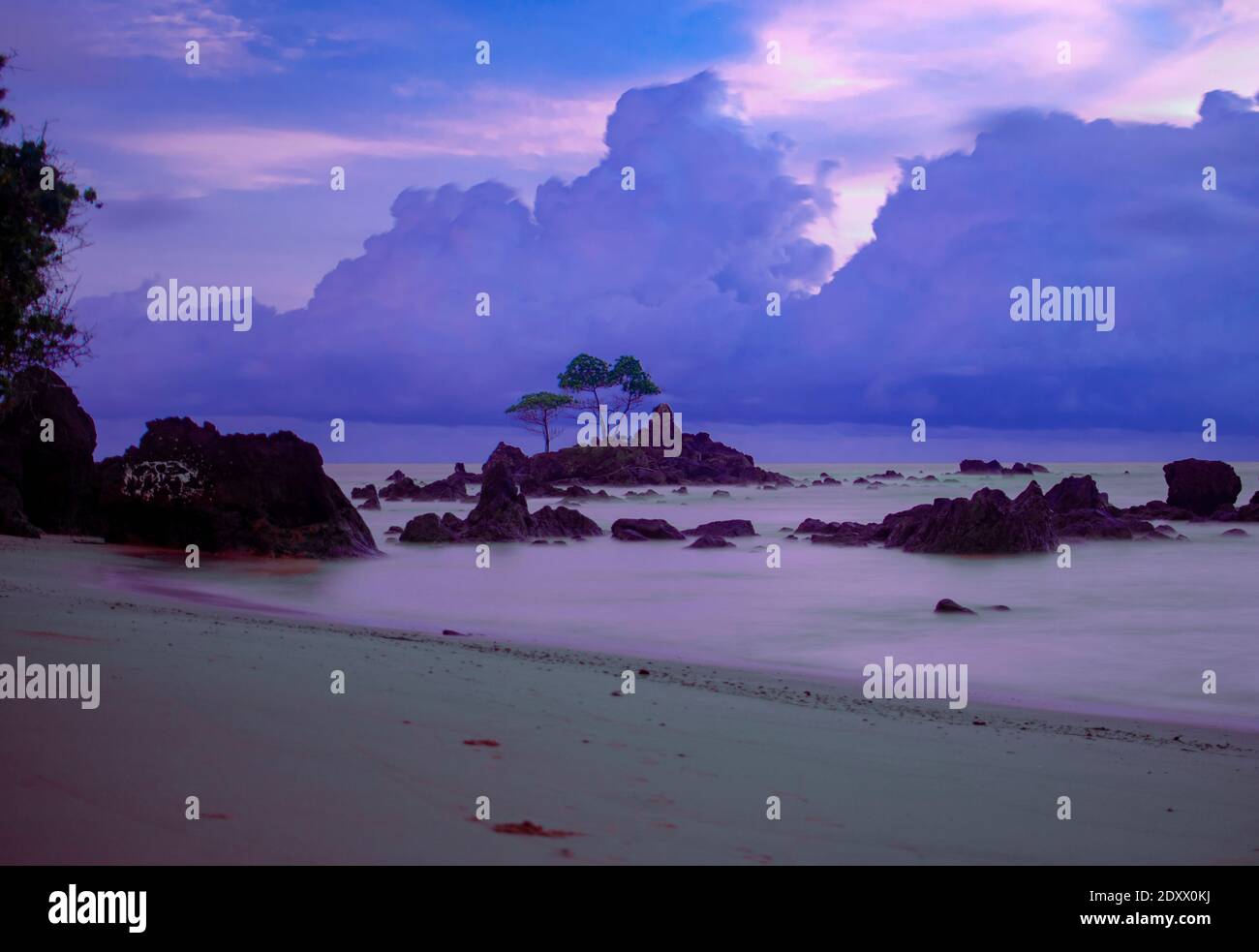 Beach axim ghana hi-res stock photography and images - Alamy