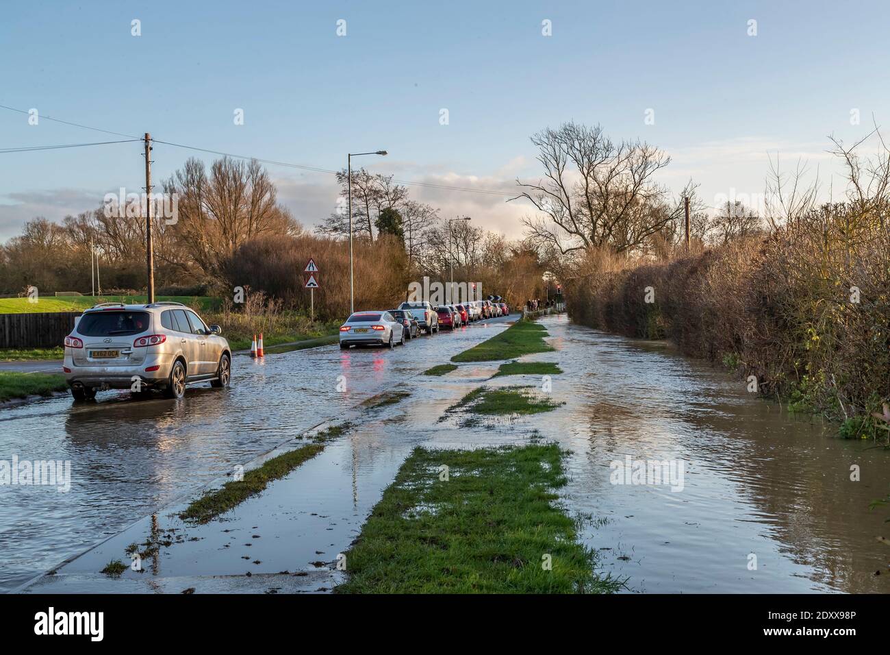 Cars floods severe weather hi-res stock photography and images - Alamy
