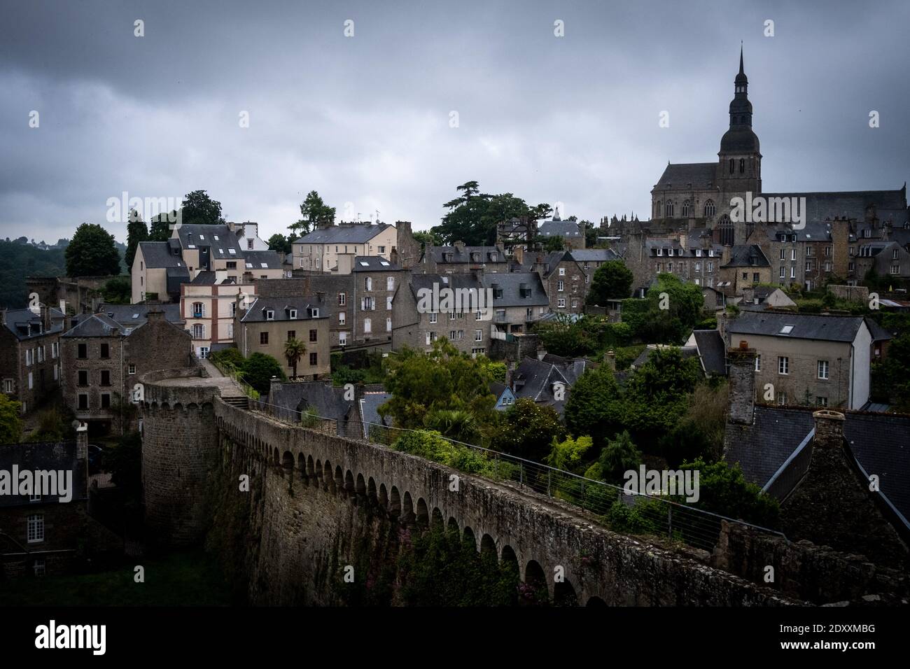Illustration of daily life in France. Illustration de vie quotidienne ...