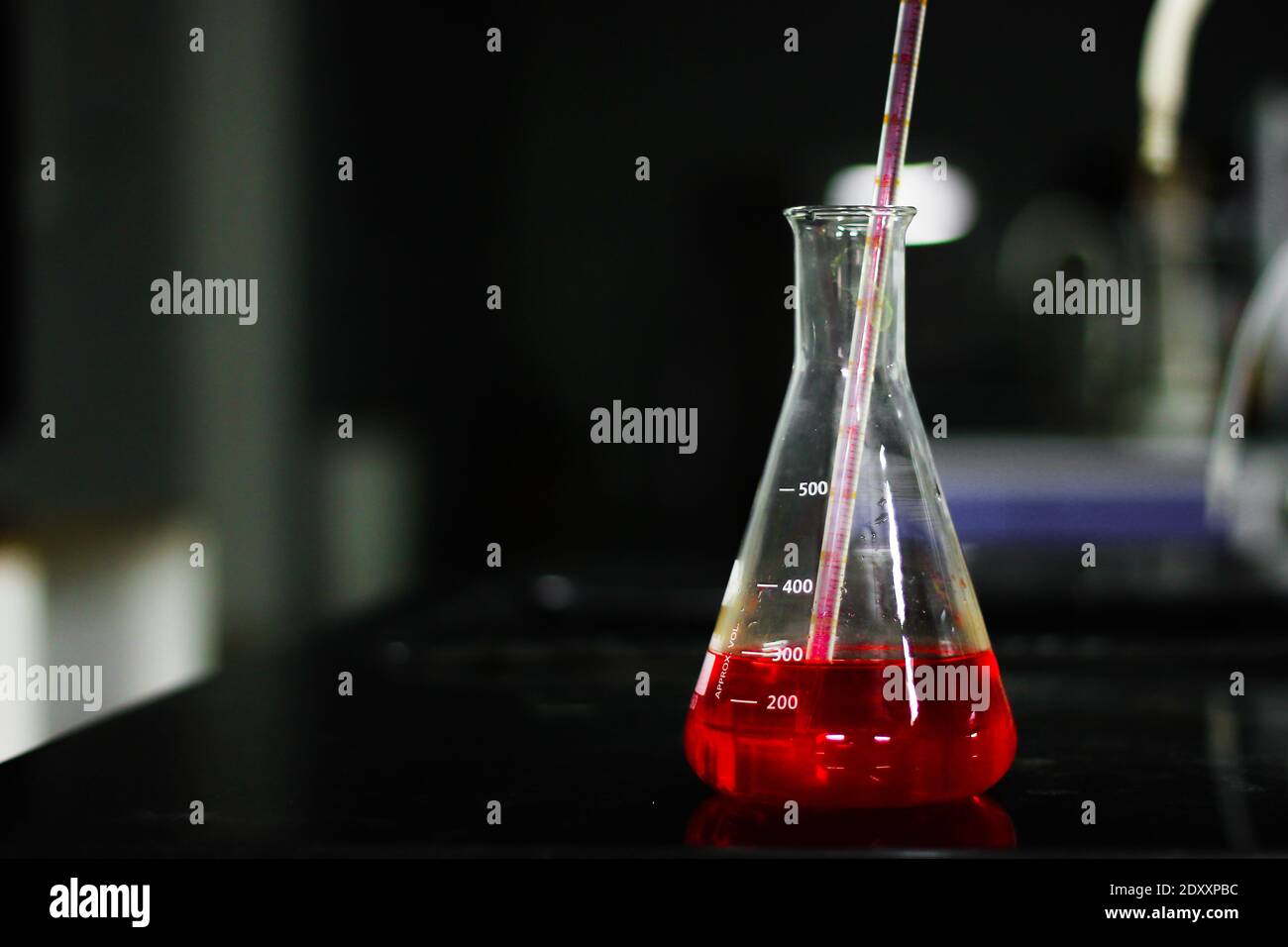 Conical Flask Pipette High Resolution Stock Photography and Images - Alamy