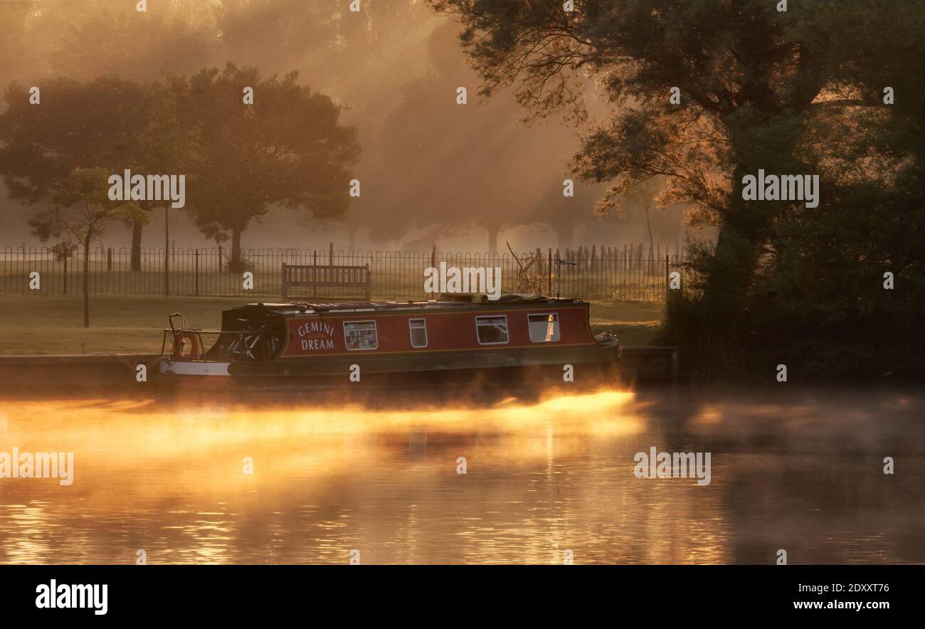 Sunbeam boats hi-res stock photography and images - Alamy