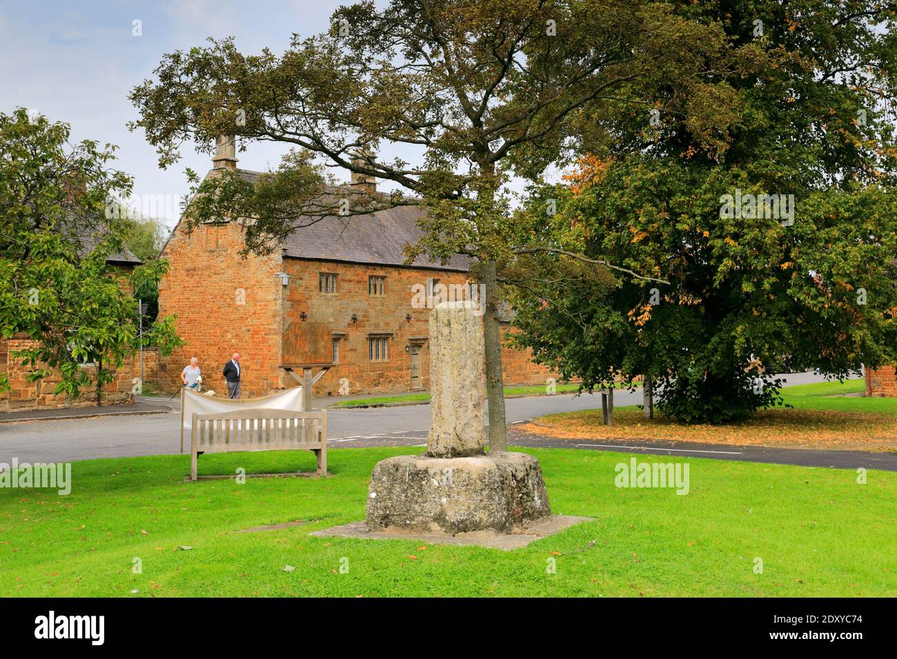 Ironstone cottages in Lyddington village, Rutland County, England, UK ...