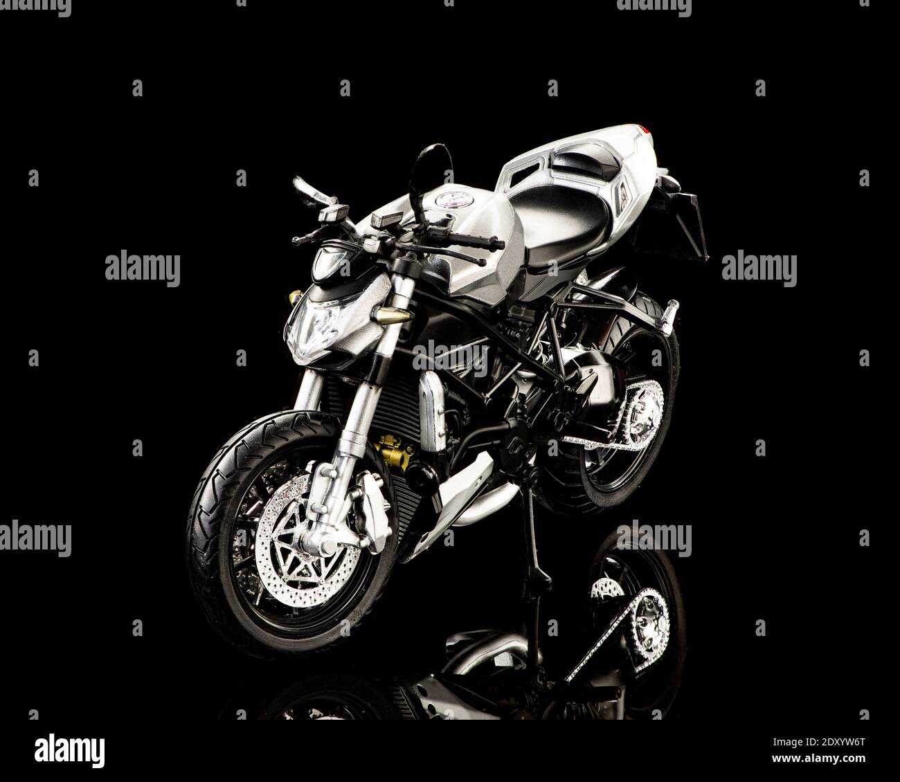 Wheel of motor bike hi-res stock photography and images - Alamy