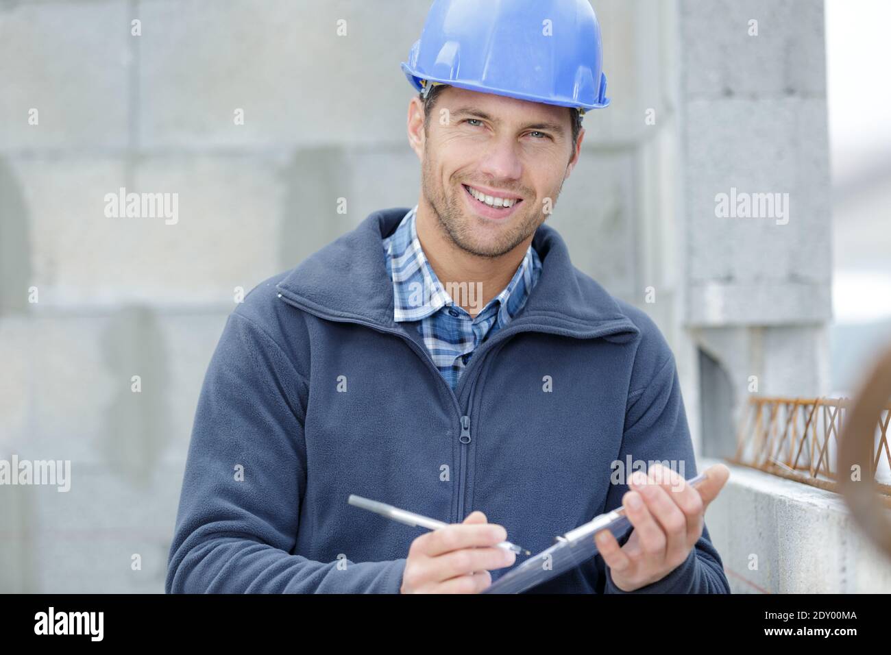Builder man draw project hi-res stock photography and images - Alamy