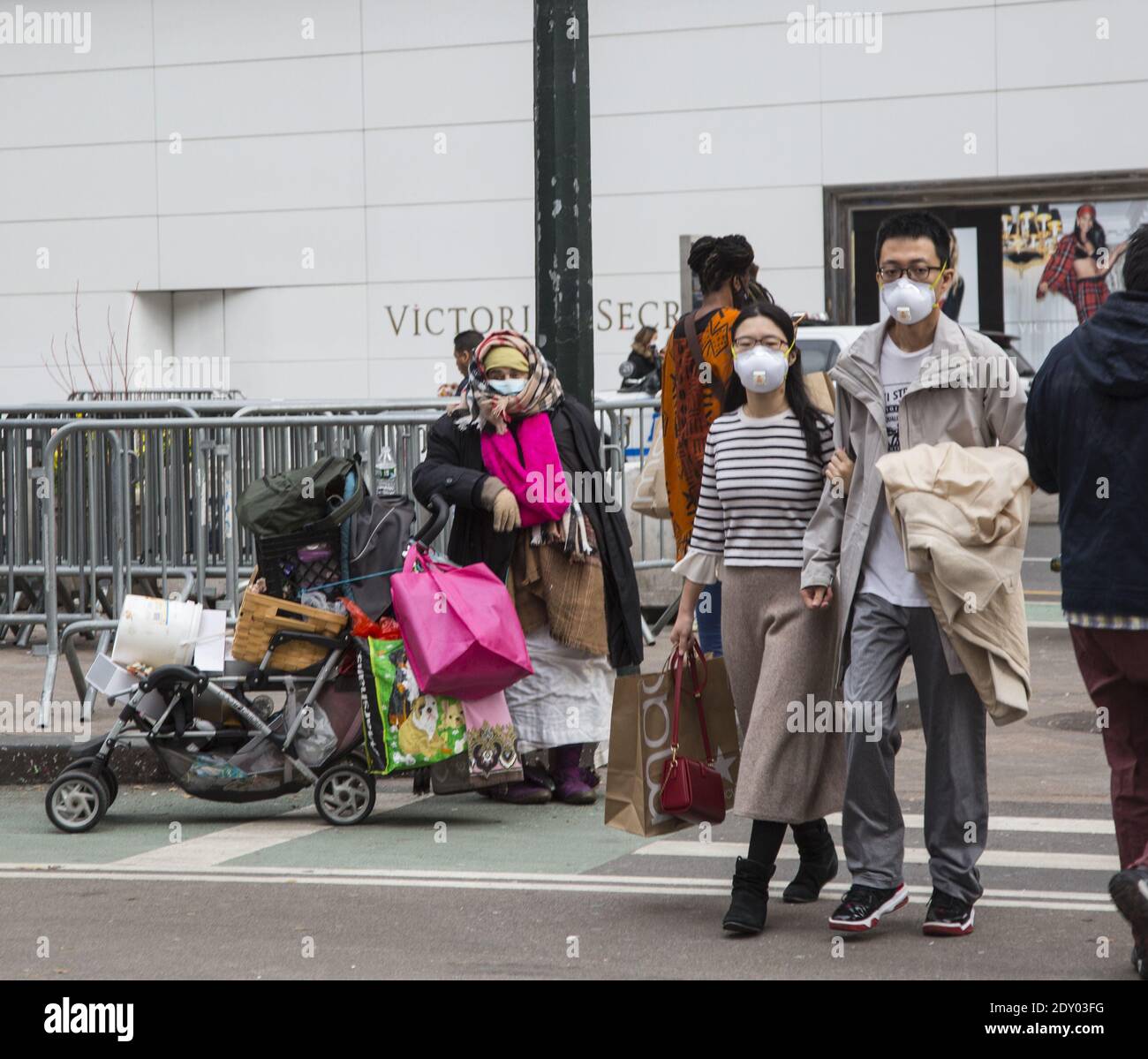 Homeless woman cart hi-res stock photography and images - Alamy